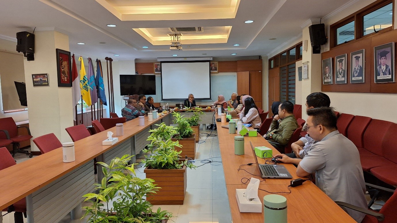 Fakultas Ekonomi dan Bisnis Universitas Terbuka dan Universitas ...