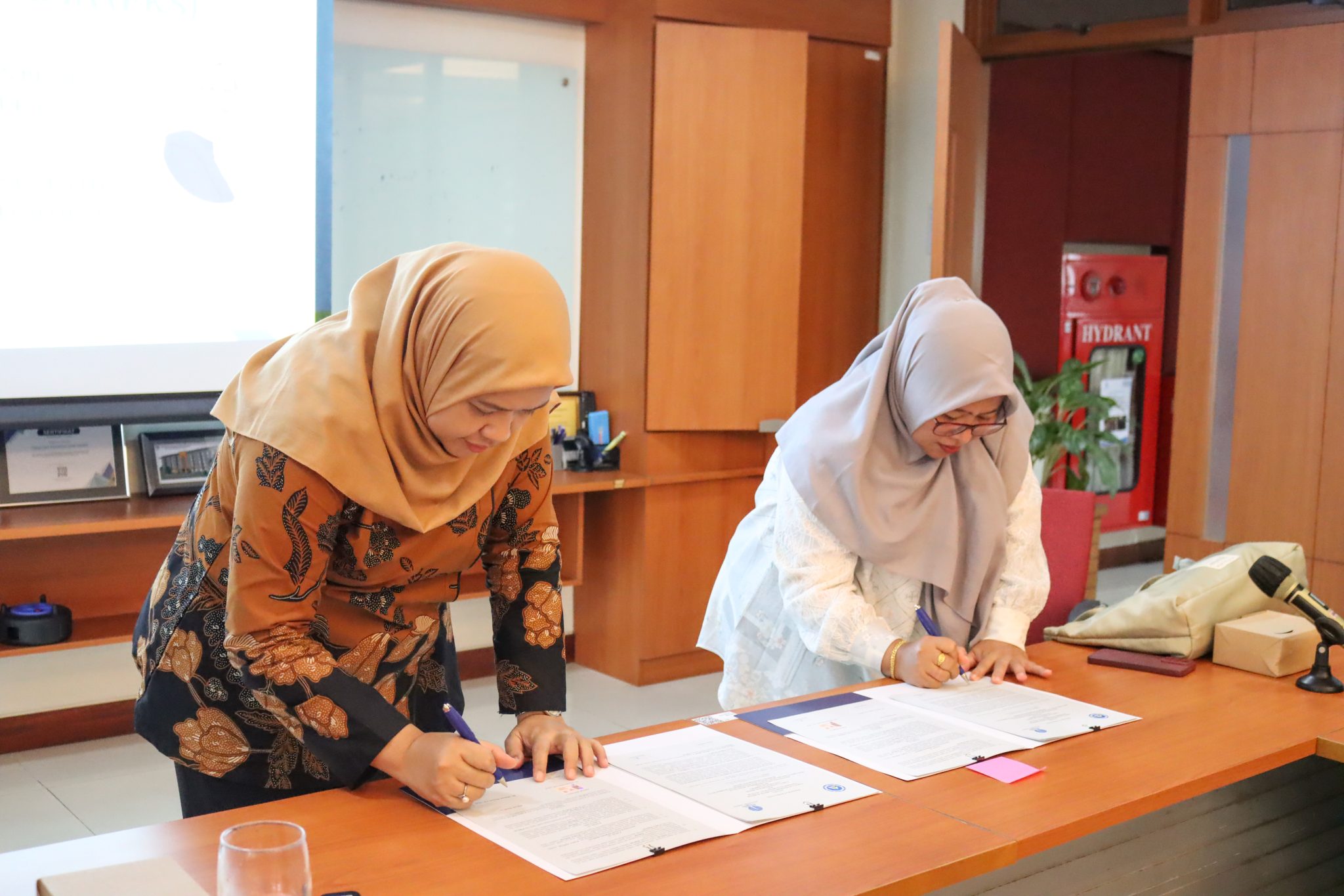 FEB UT dan FEBM UMRAH Teken PKS: Sinergi untuk Perkuat Tri Dharma dan ...