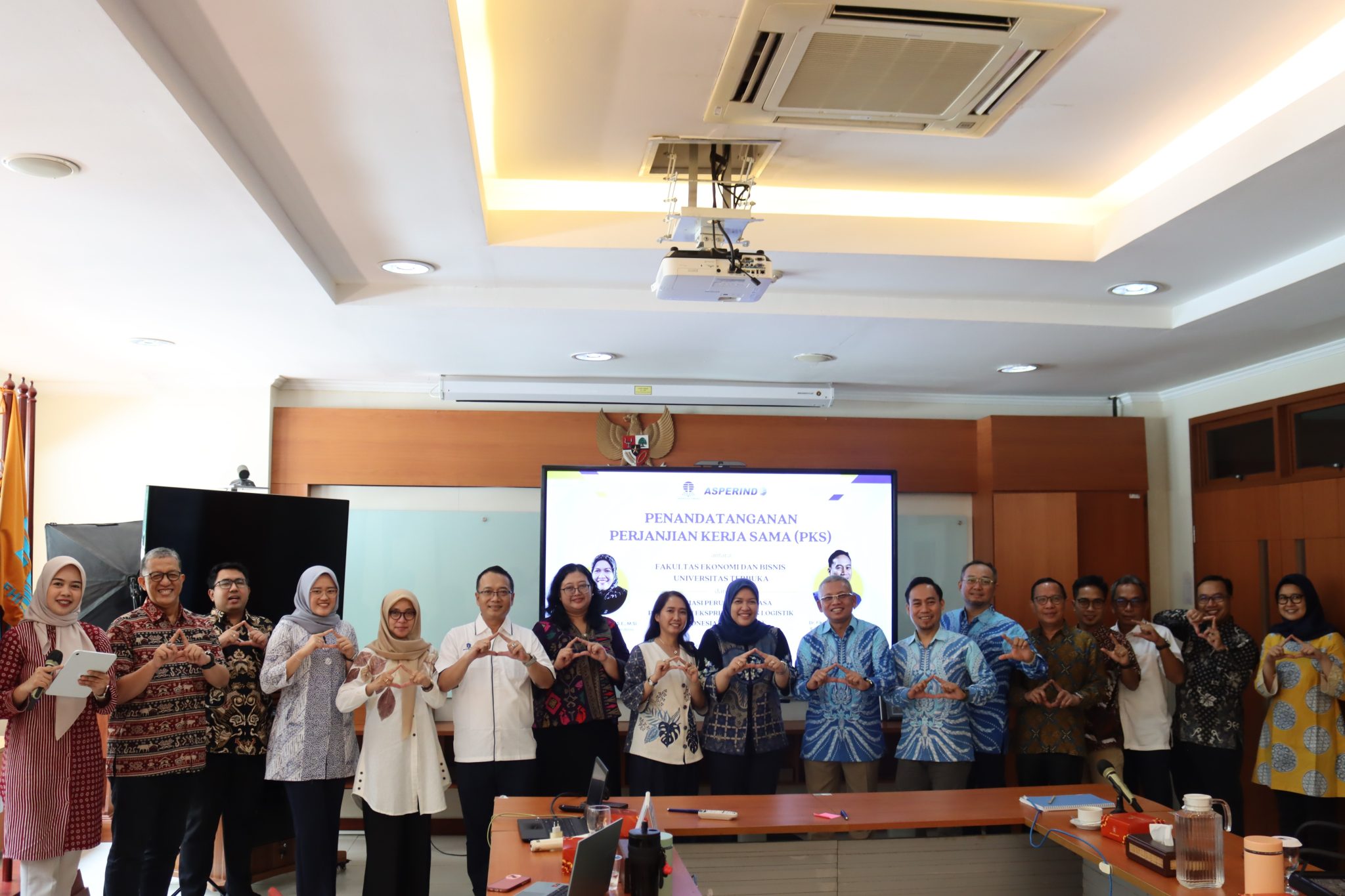 Fakultas Ekonomi dan Bisnis Universitas Terbuka – Universitas Terbuka